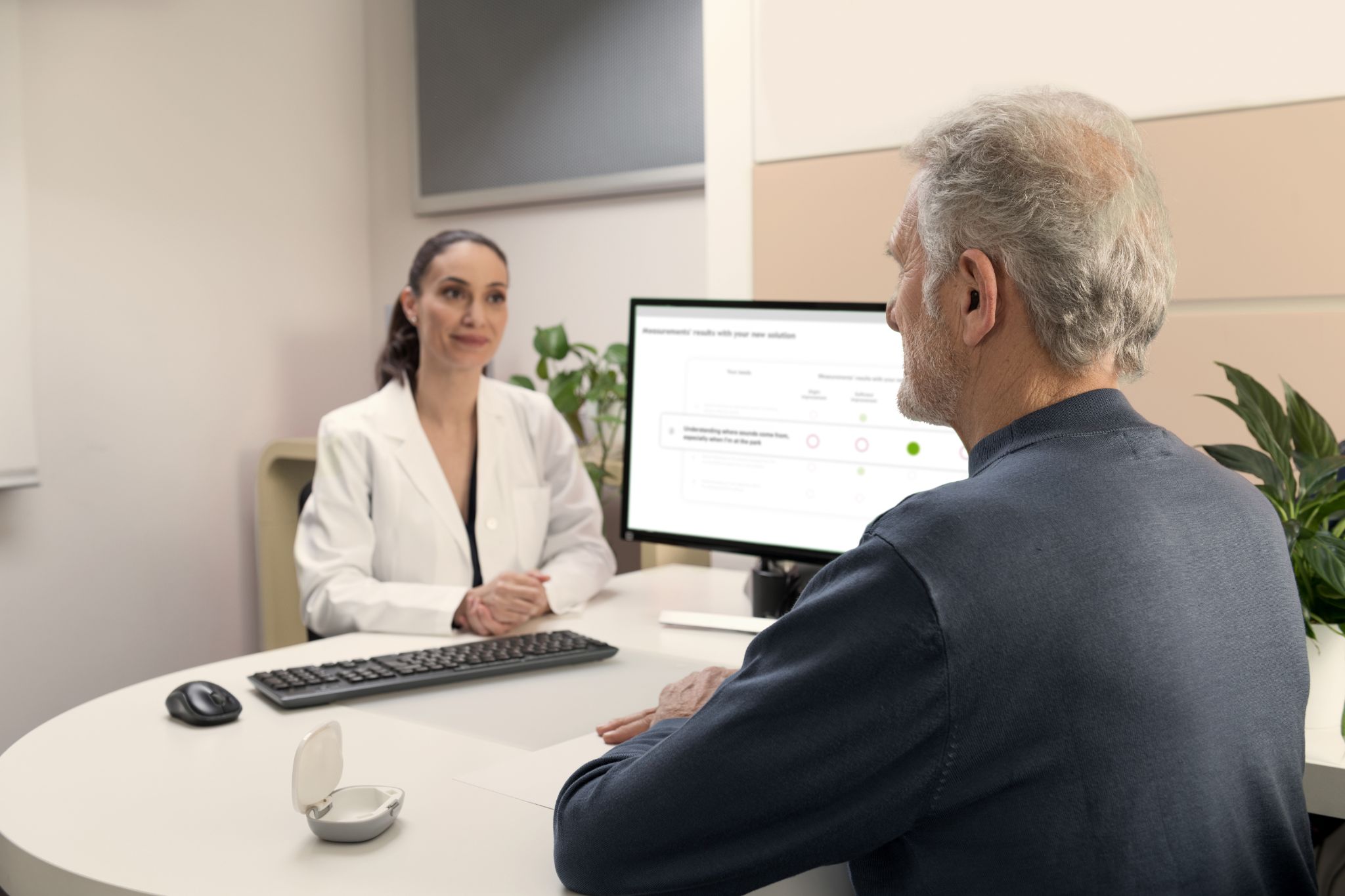 Ear flushing (syringing): benefits, risks & more | Amplifon AU