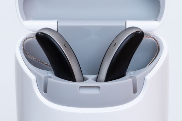 Hearing aid maintenance guide | Amplifon AU